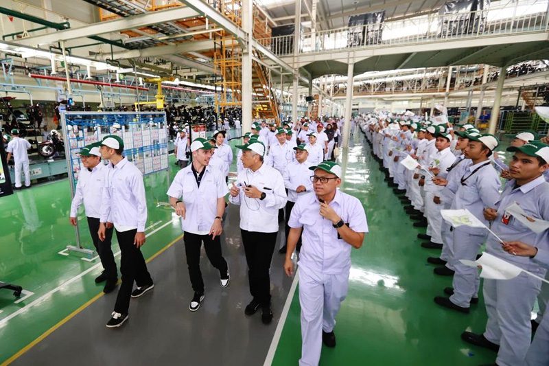 Pebalap MotoGP, Joan Mir dan Luka Marini Lihat Produksi PCX